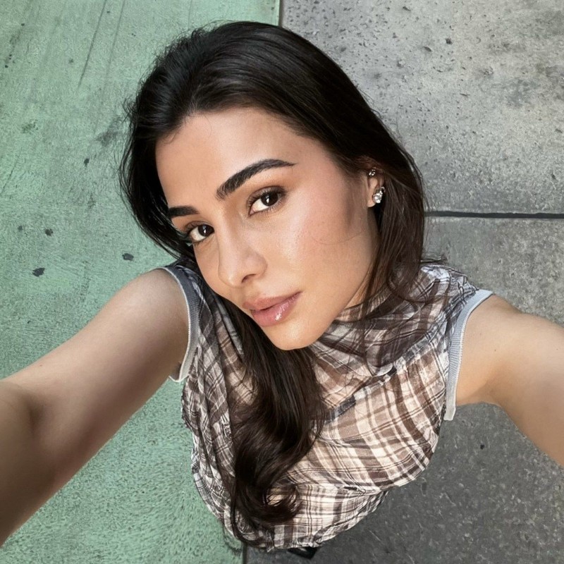 Tania Shroff (@tania_shroff) | Snapchat Stories, Spotlight & Lenses