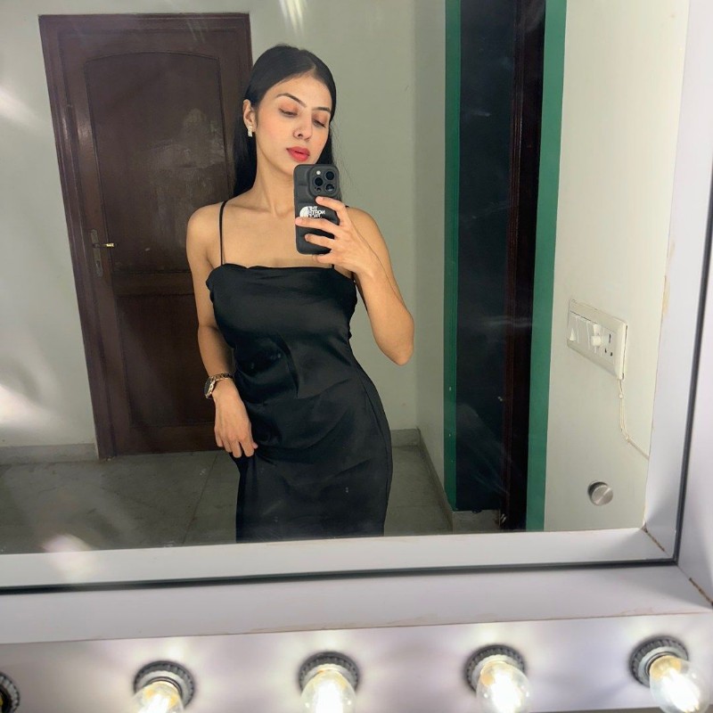 Kanika Suyal (@tanu_suyal) | Snapchat Stories, Spotlight & Lenses