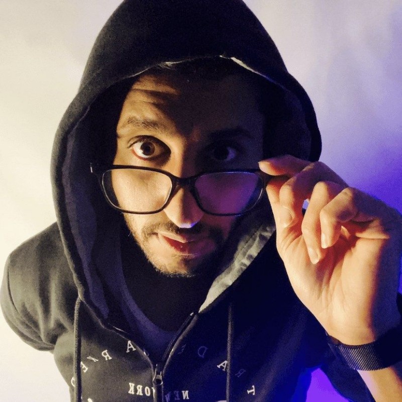 مهندس طارق (@tareq_tech) | Snapchat Stories, Spotlight & Lenses