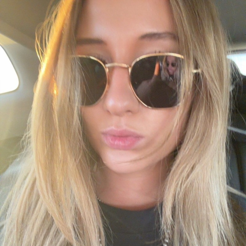 Chloe Castle (@teamcastle) | Snapchat Stories, Spotlight & Lenses