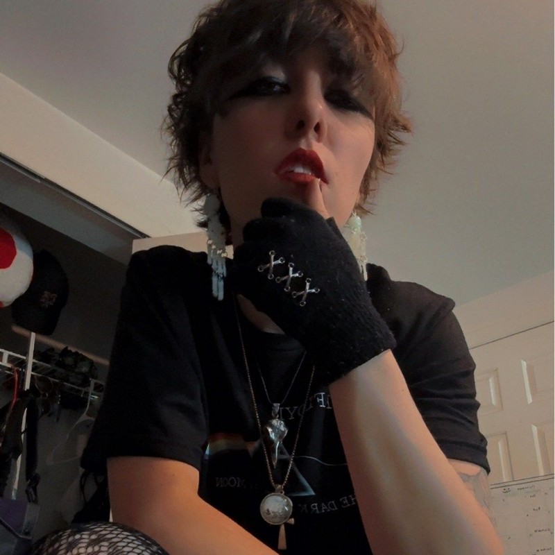 Mandy Baran (@thechaoticpurp) | Snapchat Stories, Spotlight & Lenses