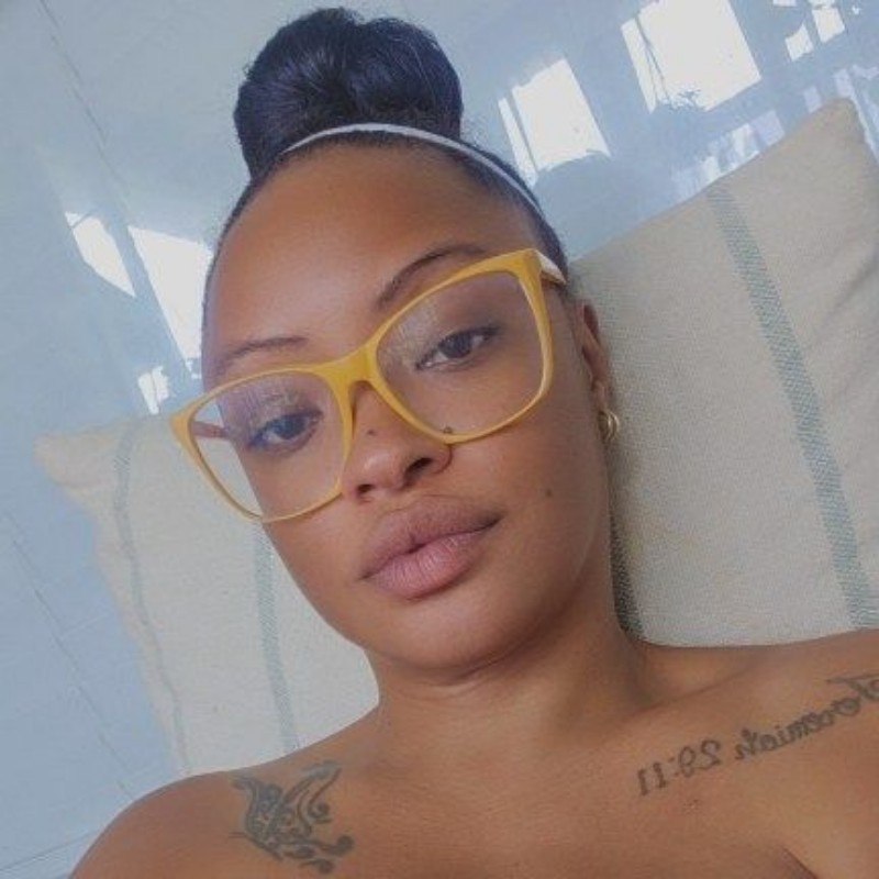 Neenah (@thedrink_lady) | Snapchat Stories, Spotlight & Lenses