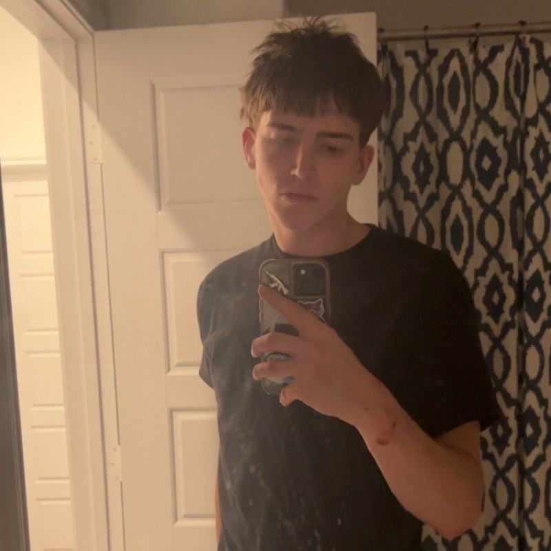 gage⚜️ (@thegl0ve) | Snapchat Stories, Spotlight & Lenses