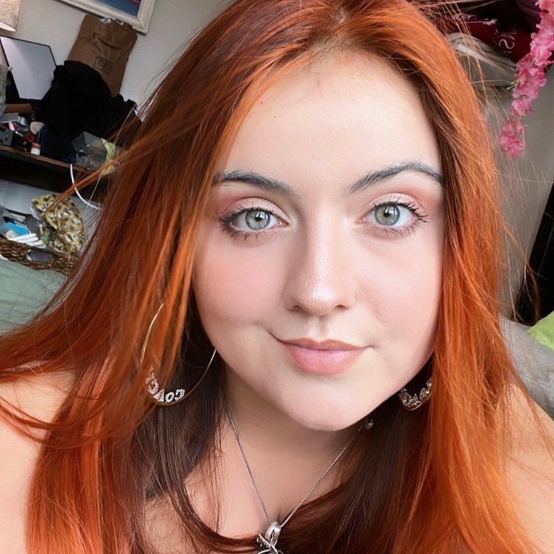 Lydia Elliott (@thelydiaelliott) | Snapchat Stories, Spotlight & Lenses