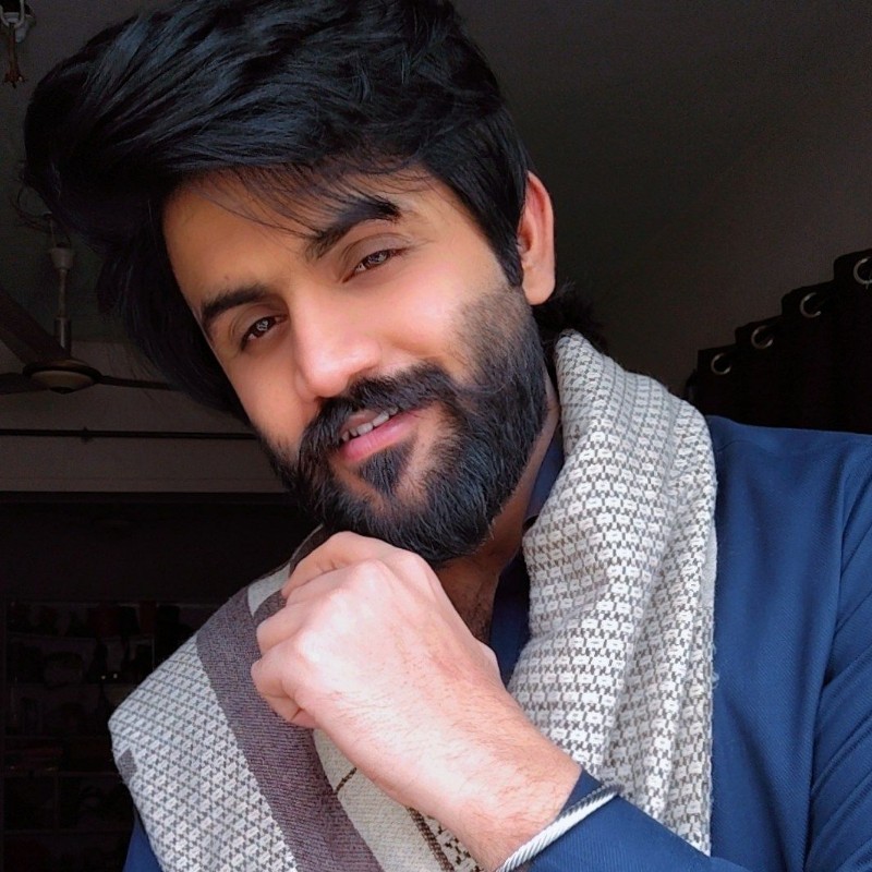 Qasim Ayub (@theqasimdewal) | Snapchat Stories, Spotlight & Lenses