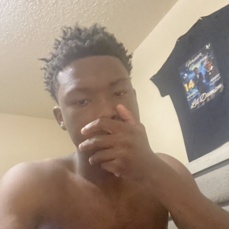 M̶i̶k̶e̶😭 (@thereal_mike15) | Snapchat Stories, Spotlight & Lenses