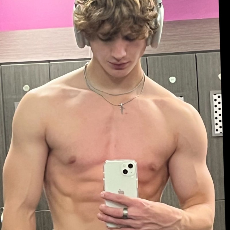 sam mooney (@thesammooney) | Snapchat Stories, Spotlight & Lenses