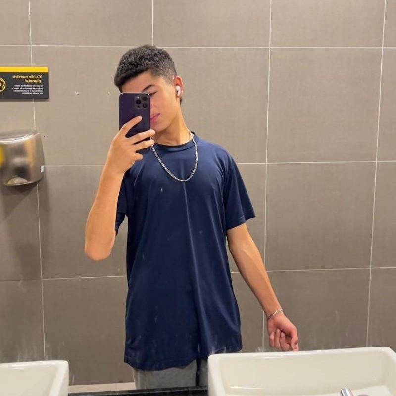 Thomas Suarez (@thomas_suarez09) | Snapchat Stories, Spotlight & Lenses