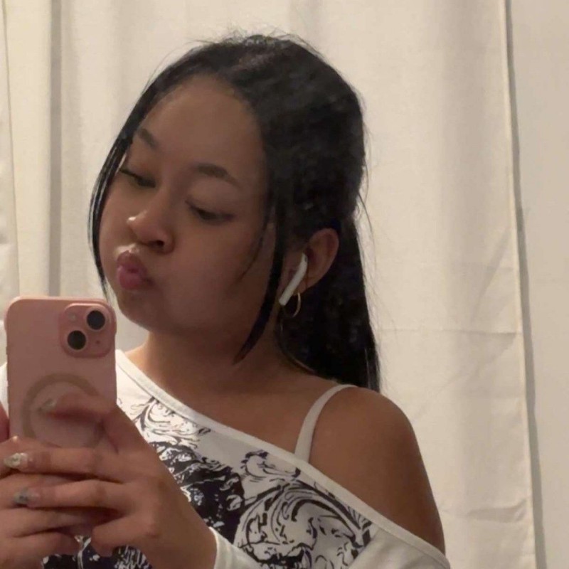 Yas (@tiny.yaya) | Snapchat Stories, Spotlight & Lenses