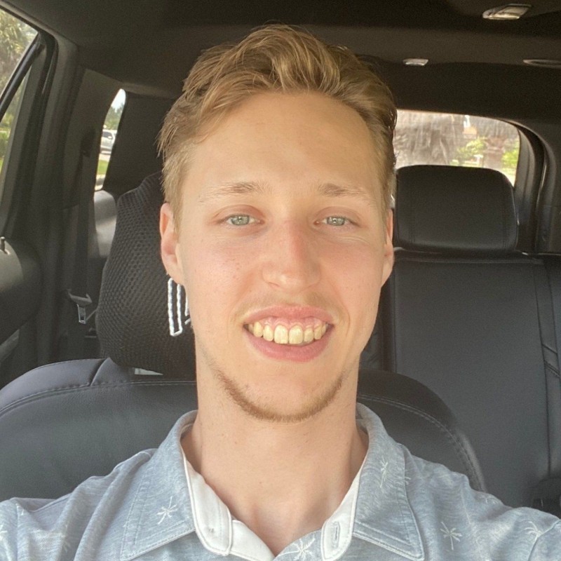 Travis Mitchell (@tmitchmachine) | Snapchat Stories, Spotlight & Lenses
