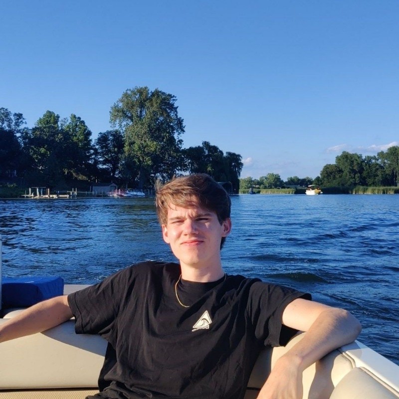 Tommy Olson (@tommyxolson) | Snapchat Stories, Spotlight & Lenses