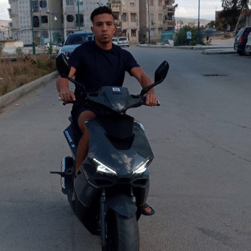 Aminee M (@tony-montana) | Snapchat Stories, Spotlight & Lenses