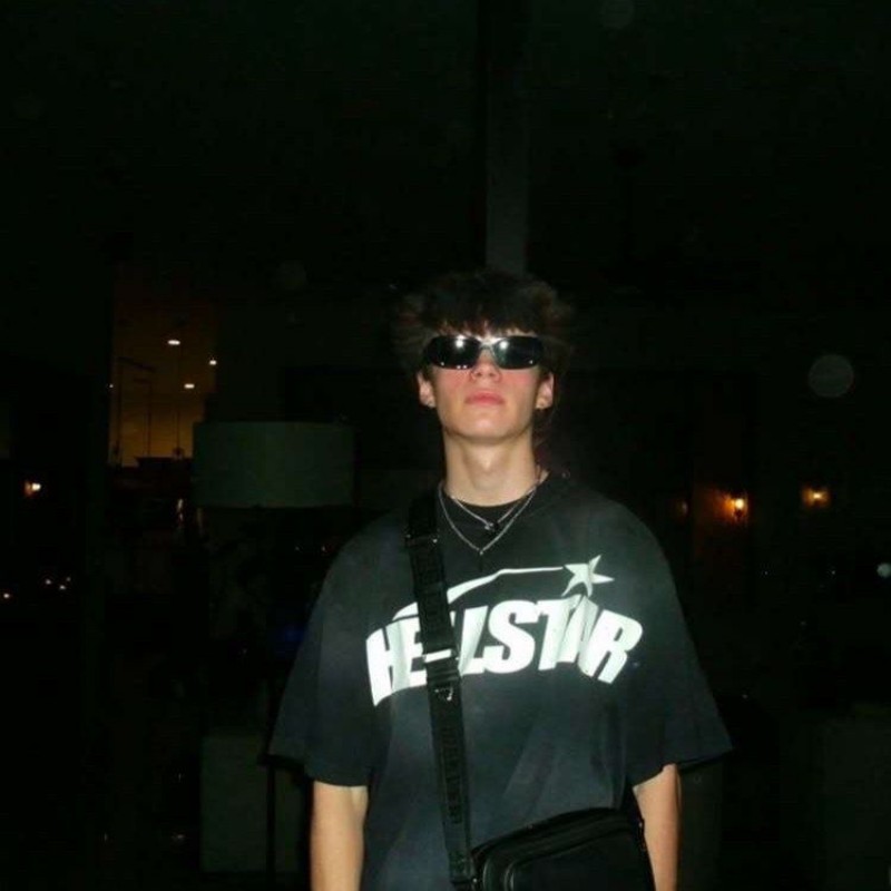 Tony (@tonytickler8) | Snapchat Stories, Spotlight & Lenses