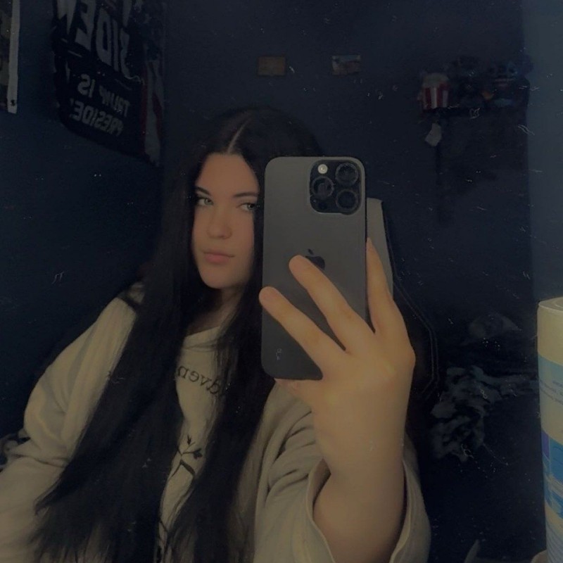 Tori 859📍 (@torihils) | Snapchat Stories, Spotlight & Lenses