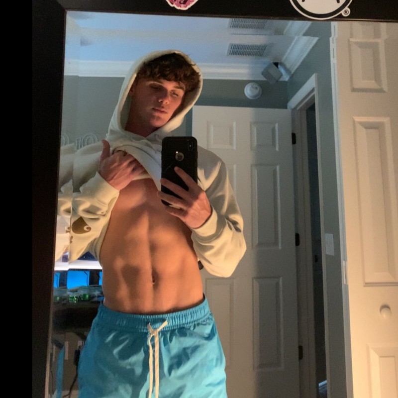 Trent (@trentshrads) | Snapchat Stories, Spotlight & Lenses