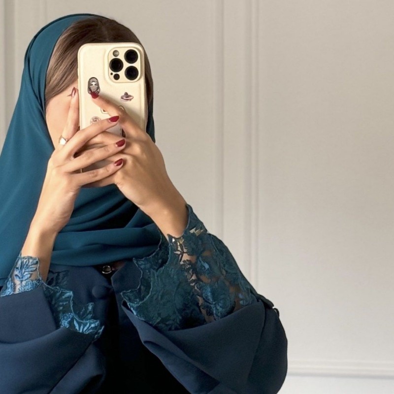 huda abdullah (@twin.maa) | Snapchat Stories, Spotlight & Lenses