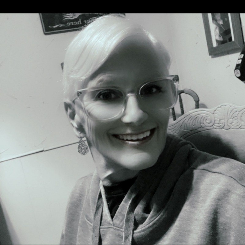 JENNIFER MEDLEY (@twisted71esp) | Snapchat Stories, Spotlight & Lenses