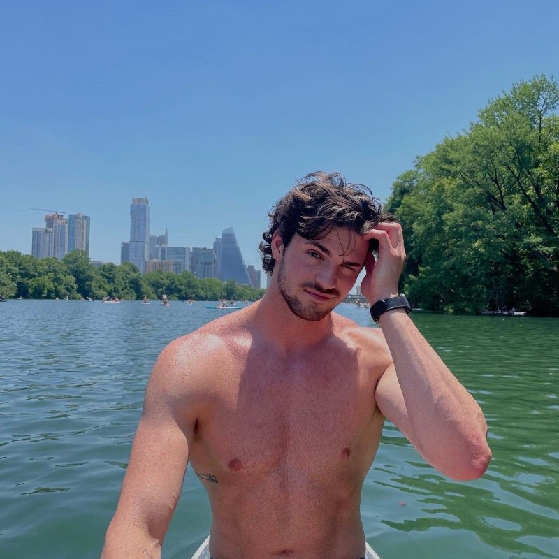 Tylerhayek (@tylerhayek) | Snapchat Stories, Spotlight & Lenses