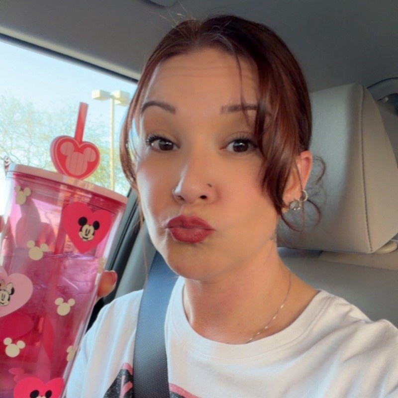 Andrea Castrillo (@uni444647) | Snapchat Stories, Spotlight & Lenses