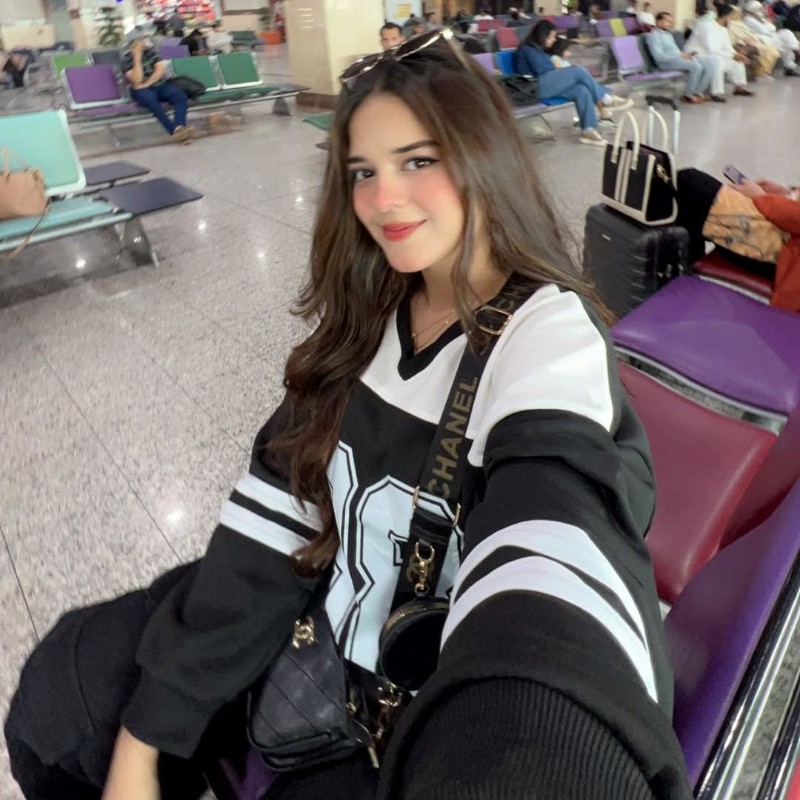 Uswa Zia (@uswaa_zia) | Snapchat Stories, Spotlight & Lenses
