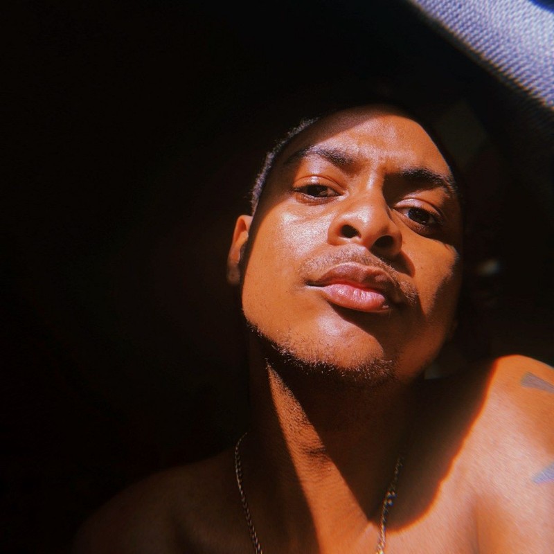 VJÁY 瑋琦 (@v.jayw) | Snapchat Stories, Spotlight & Lenses