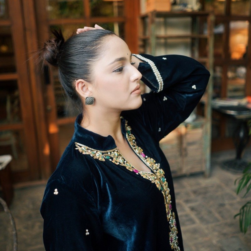 vααruní_ѕhαrmα (@vaaruni_18) | Snapchat Stories, Spotlight & Lenses