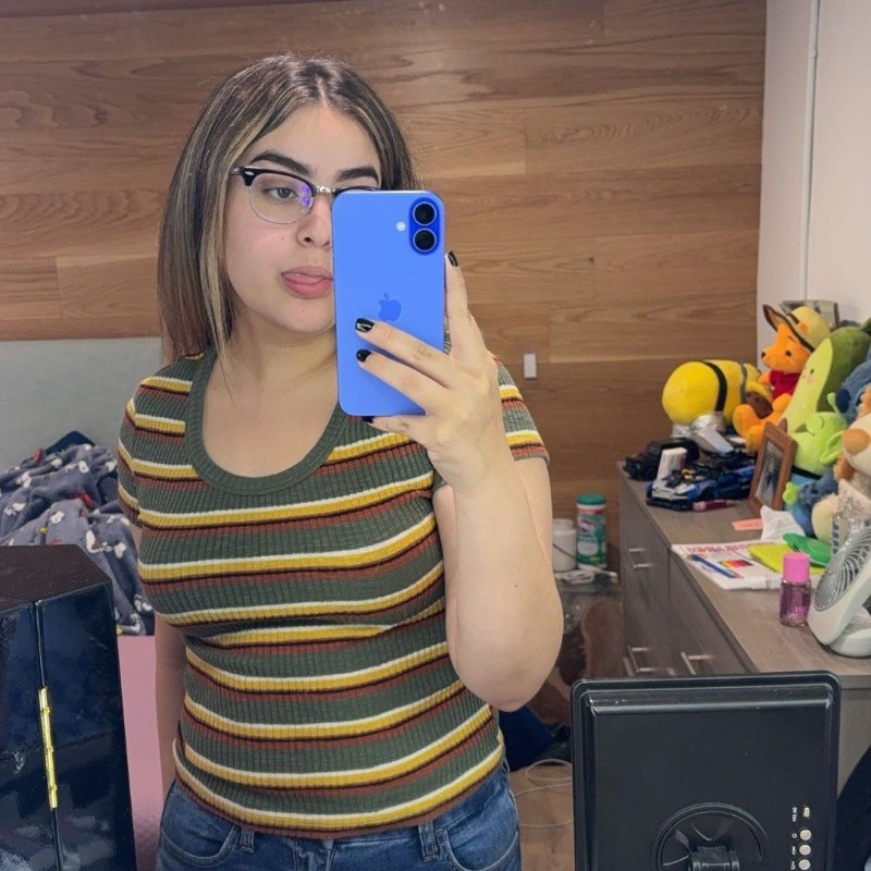 Valeria Gómez (@valgomezherrera) | Snapchat Stories, Spotlight & Lenses