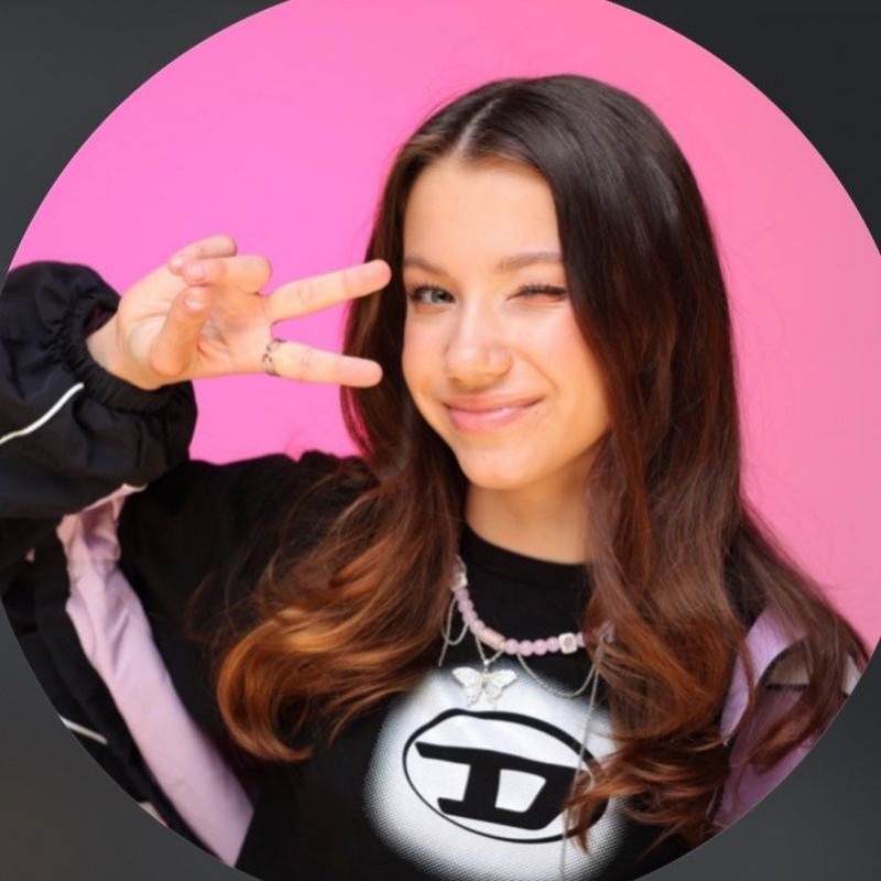 VIKI SHOW🍒 (@vikishow.off) | Snapchat Stories, Spotlight & Lenses