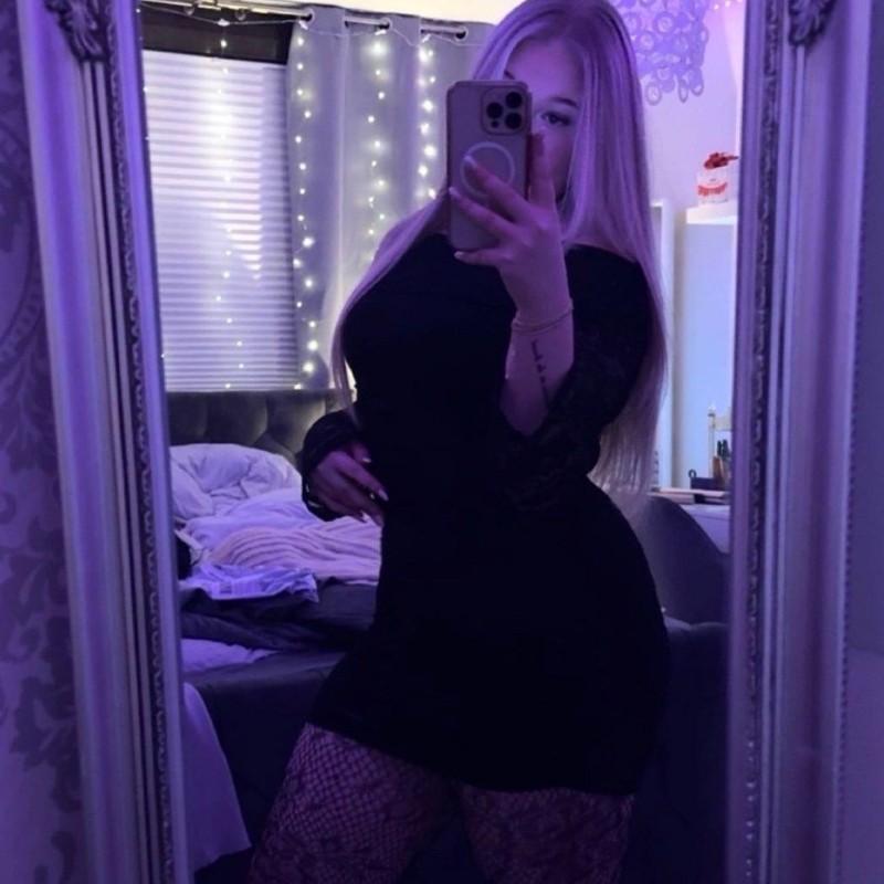 Vivii ️ (@vivii.skk) | Snapchat Stories, Spotlight & Lenses