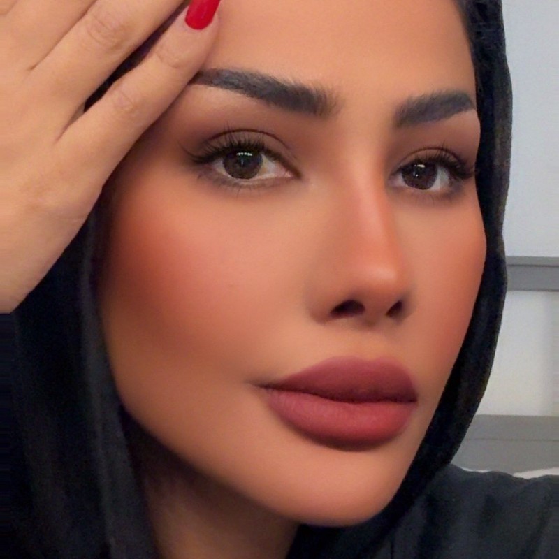 خبيرة الماكياج وفاء بن محفوظ (@wafa-bm1) | Snapchat Stories, Spotlight ...