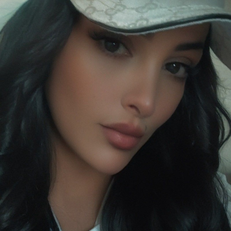 Fofo 🇦🇪 (@wafa.november) | Snapchat Stories, Spotlight & Lenses