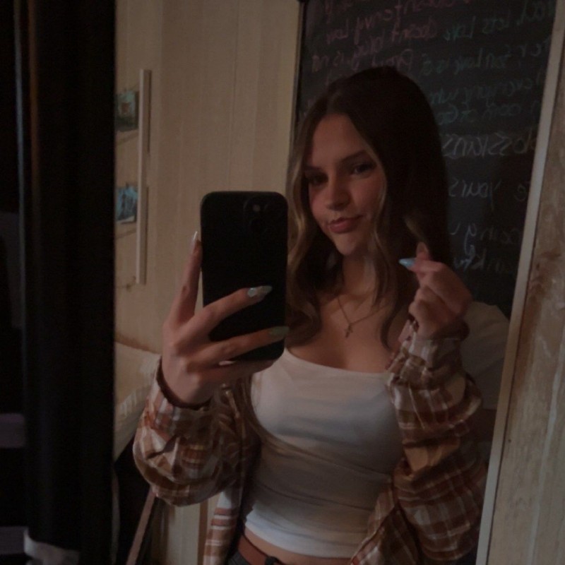 Izzy💋 (@walsh227422) | Snapchat Stories, Spotlight & Lenses