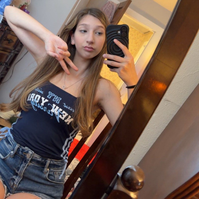 Chloe Weber👑 (@weber-chloe09) | Snapchat Stories, Spotlight & Lenses