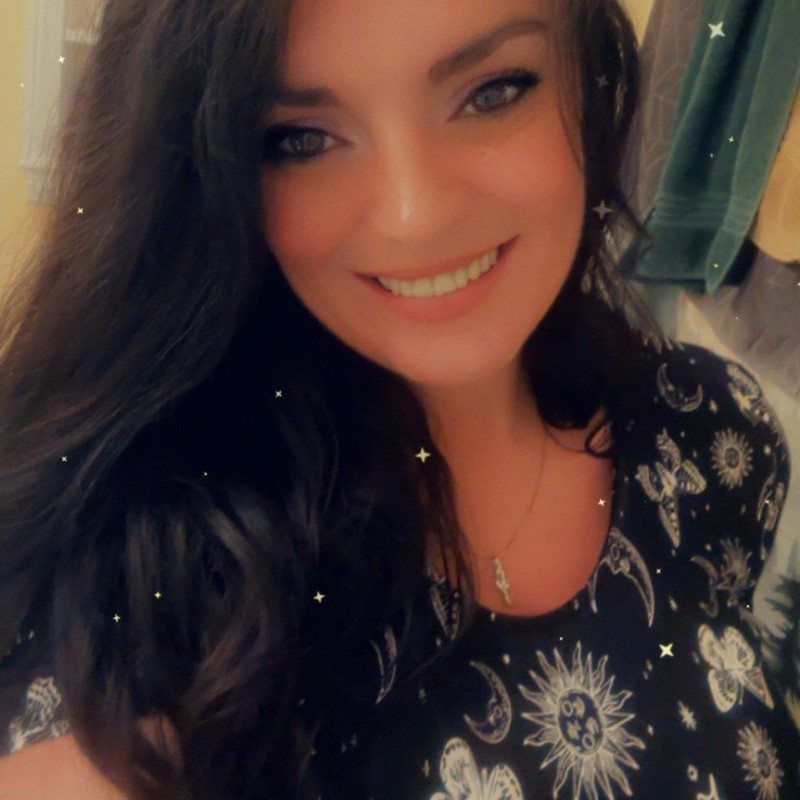 LeAnn (@welcoming_witch) | Snapchat Stories, Spotlight & Lenses