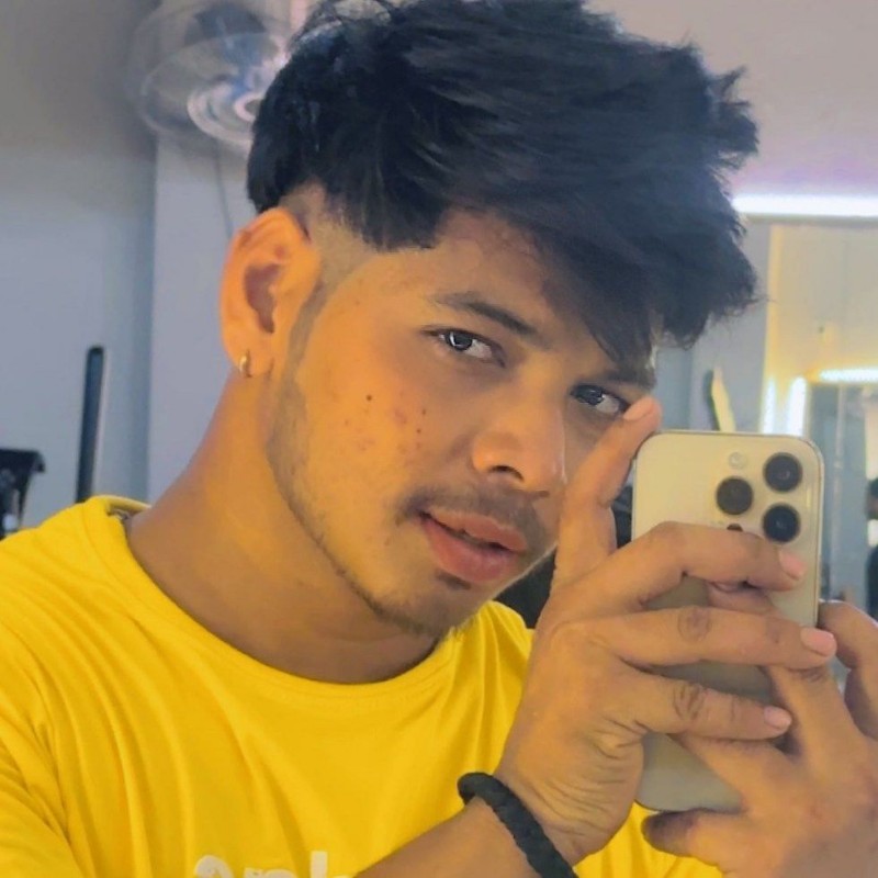 Ritik Khatri (@whale3918) | Snapchat Stories, Spotlight & Lenses