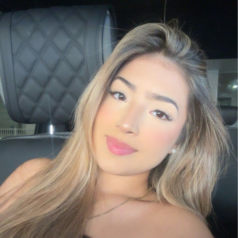 haileyyꨄ (@whoshaileym) | Snapchat Stories, Spotlight & Lenses