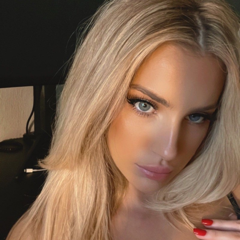 Hanna Wilson (@wilson_hanna) | Snapchat Stories, Spotlight & Lenses