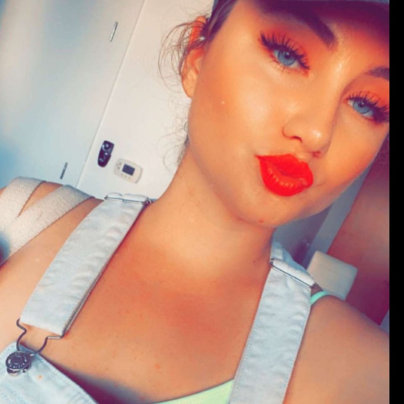 Kristen 🙂 (@withlovekristen) | Snapchat Stories, Spotlight & Lenses