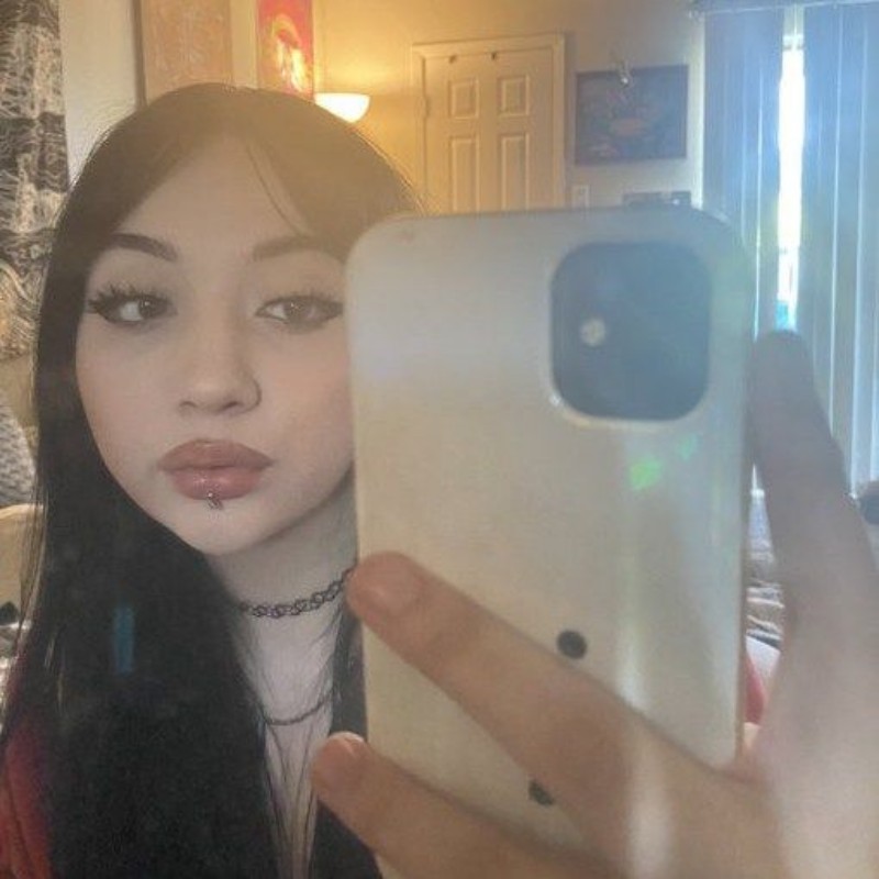 bri (@xocherrynips) | Snapchat Stories, Spotlight & Lenses