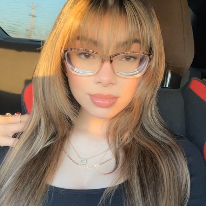 Yesica Alvarado (@y_aa0307) | Snapchat Stories, Spotlight & Lenses