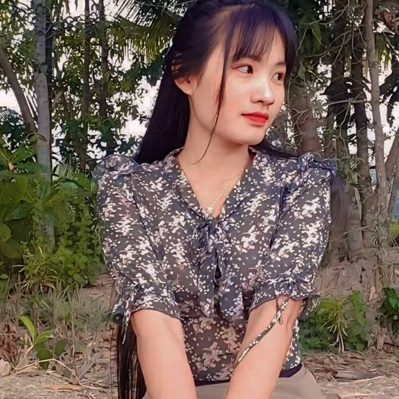 Yu Yu Naing (@y_yunaing25) | Snapchat Stories, Spotlight & Lenses