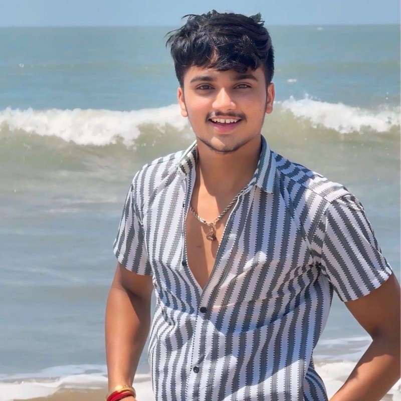 Yash Tilekar (@yashhhh1011) | Snapchat Stories, Spotlight & Lenses