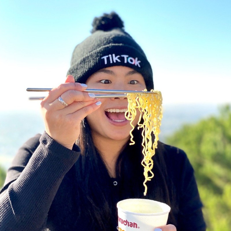 Yeh (@yehslacks) | Snapchat Stories, Spotlight & Lenses