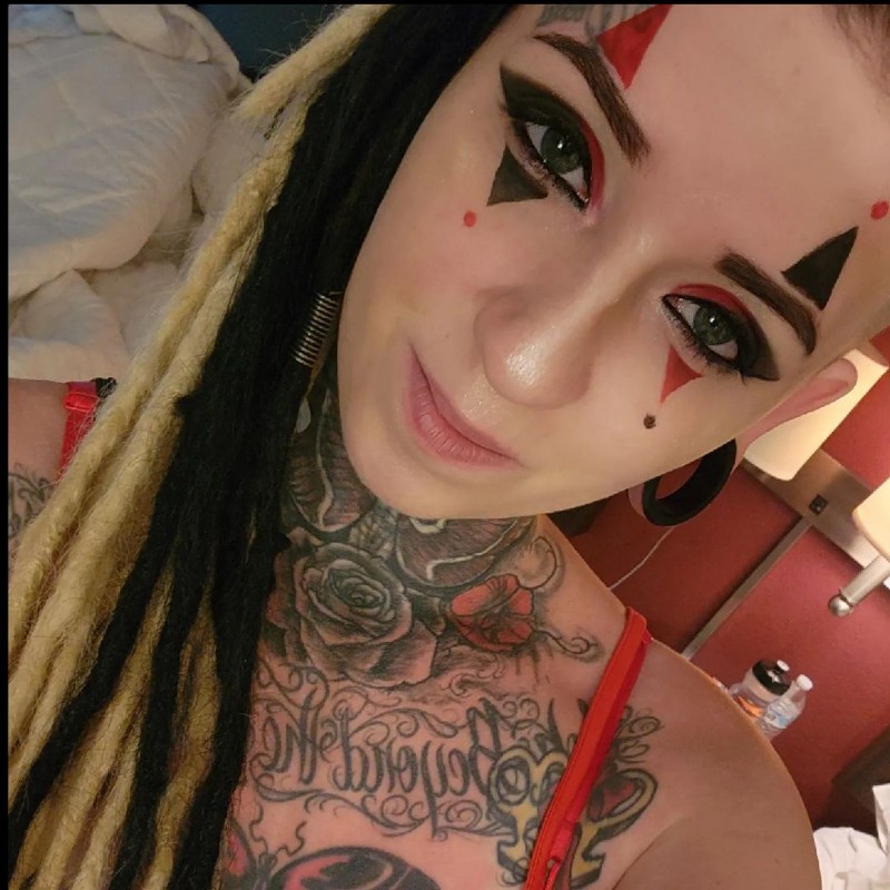 Danielle Rodgers (@yellibear7) | Snapchat Stories, Spotlight & Lenses