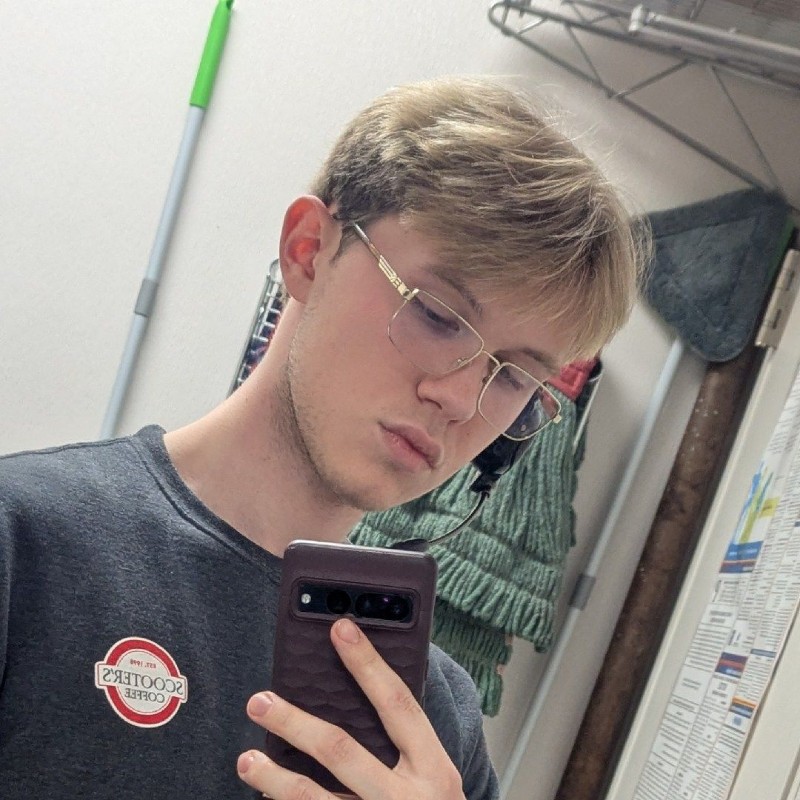 Logan (@ykitslogan) | Snapchat Stories, Spotlight & Lenses