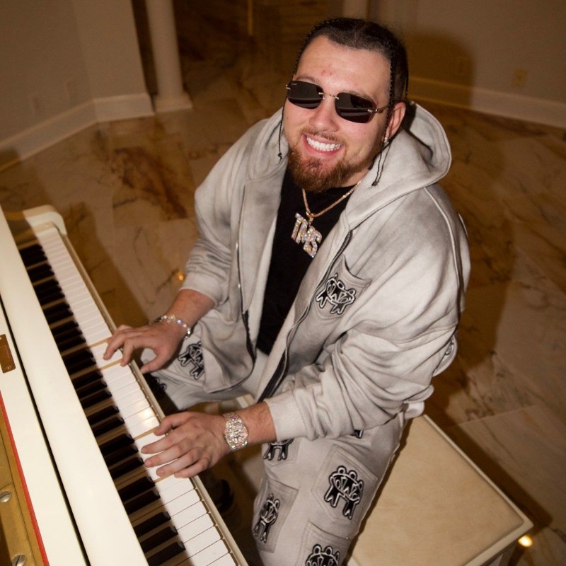 YouLoveRichard (@youloverichard) | Snapchat Stories, Spotlight & Lenses