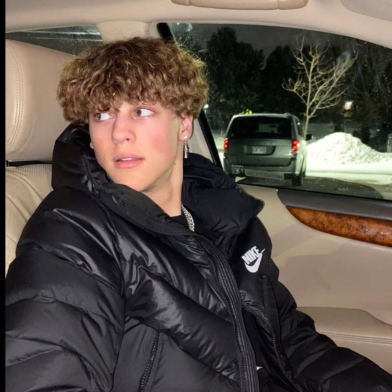 Logan Micke (@yourlogan1) | Snapchat Stories, Spotlight & Lenses