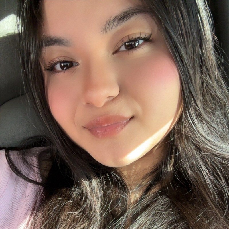 yuli 💋 (@yuli.ssalol) | Snapchat Stories, Spotlight & Lenses