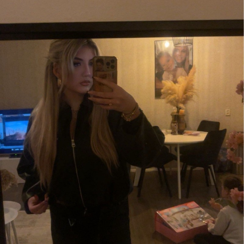 Yxx0223 (@yxx0223) | Snapchat Stories, Spotlight and Lenses