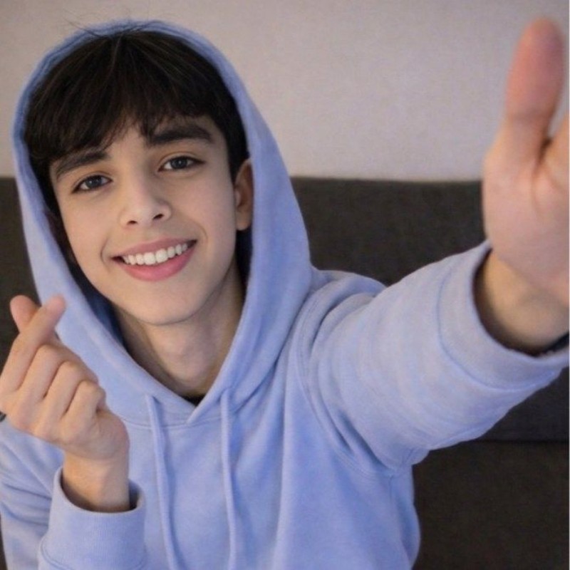 يزن ® (@yzn_7080) | Snapchat Stories, Spotlight & Lenses